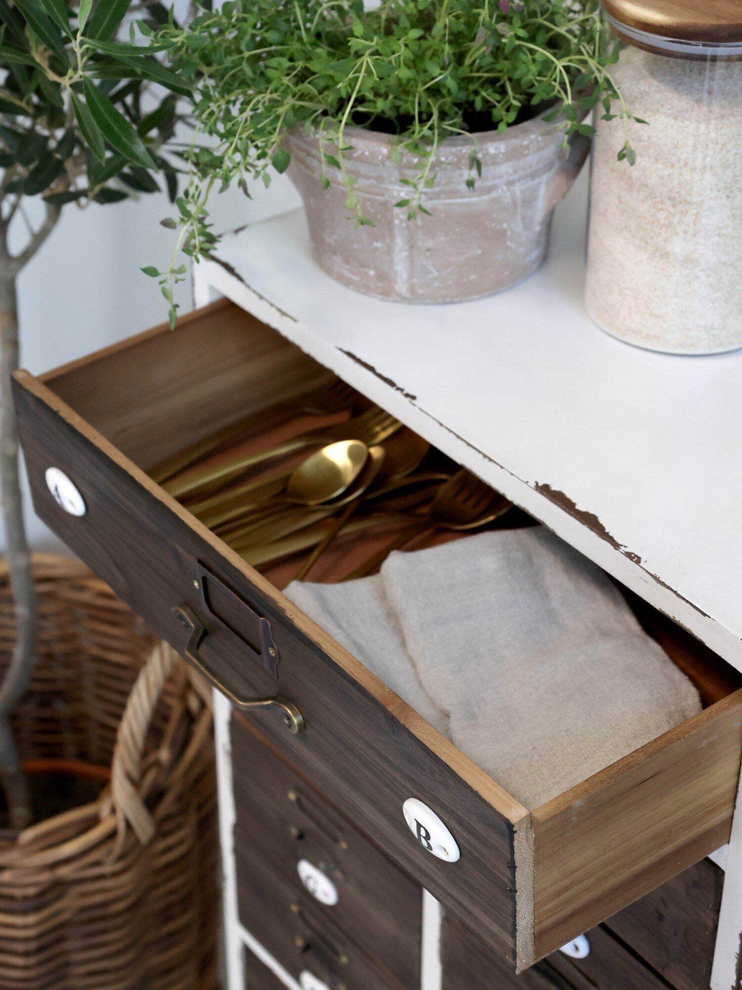 Altfranzösische Kommode mit 12 Schubladen von Chic Antique günstig ...