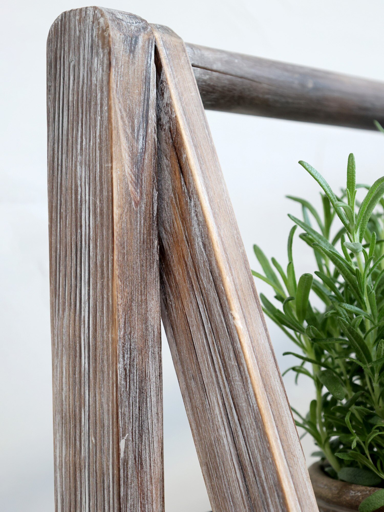 Leiterregal mit 5 Korb-Ablagen von Chic Antique günstig bestellen ...